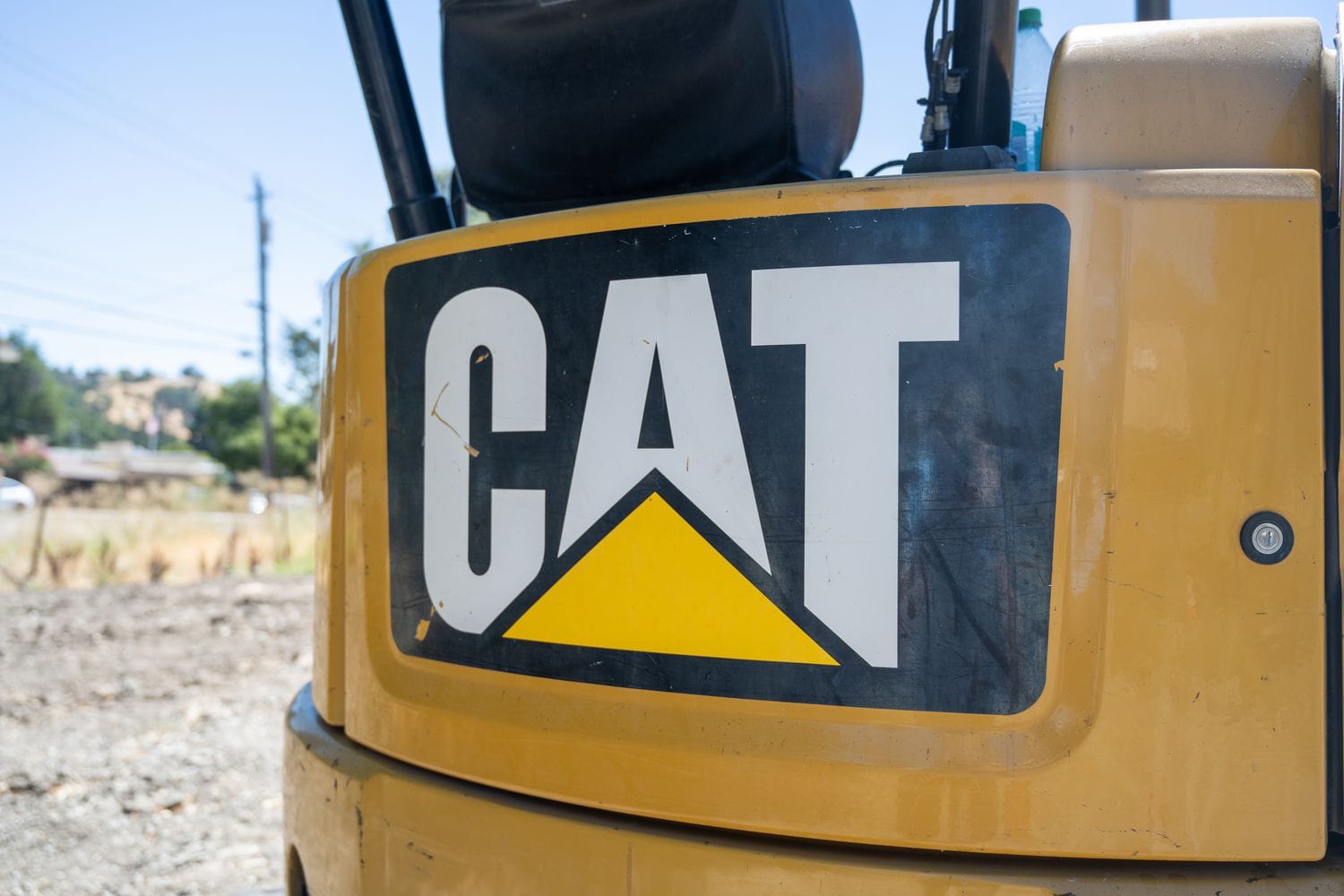 Caterpillar's Leadership Shake-Up: What Jim Umpleby's Exit Means for ...